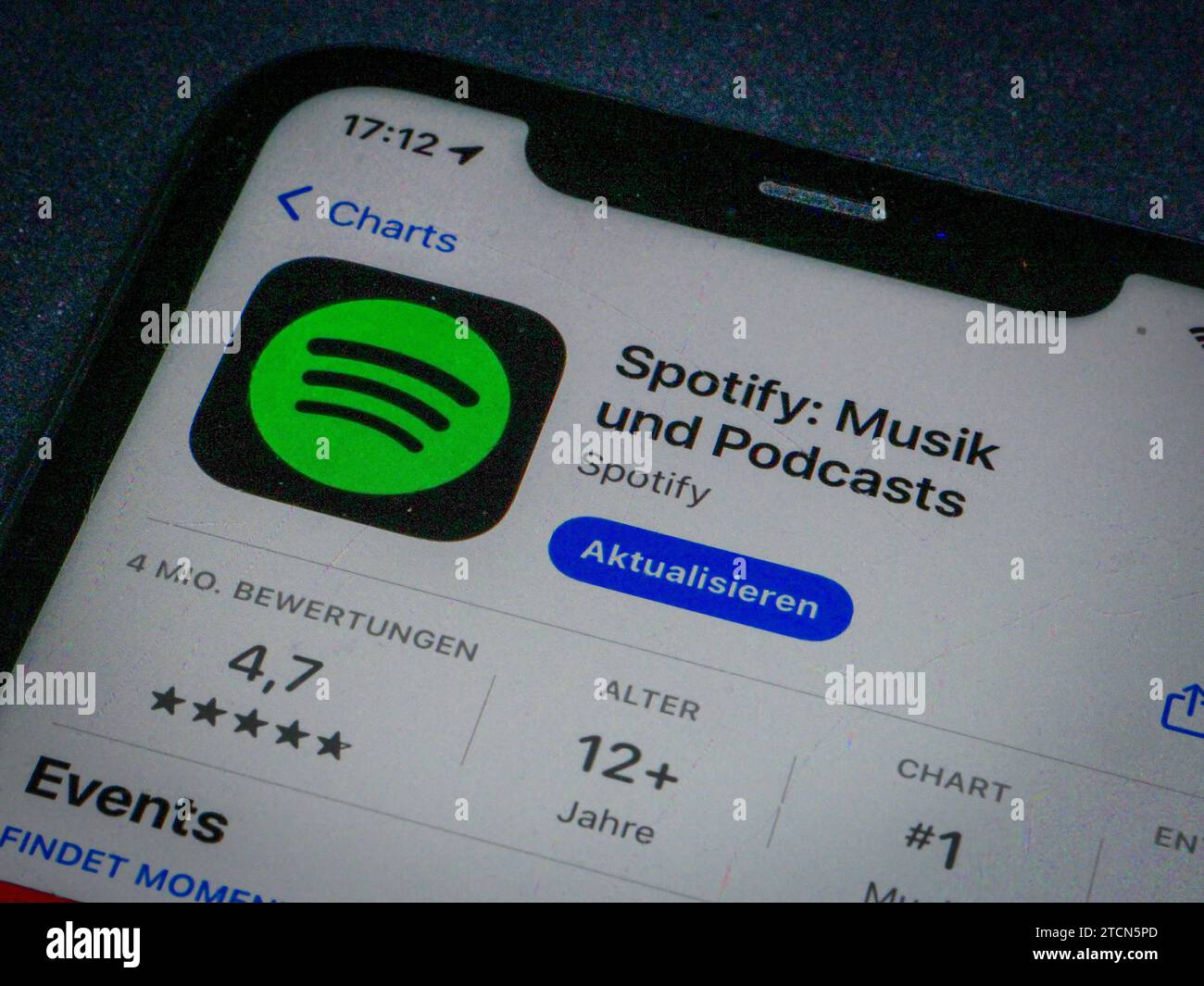 Spotify charts hi-res stock photography and images - Alamy
