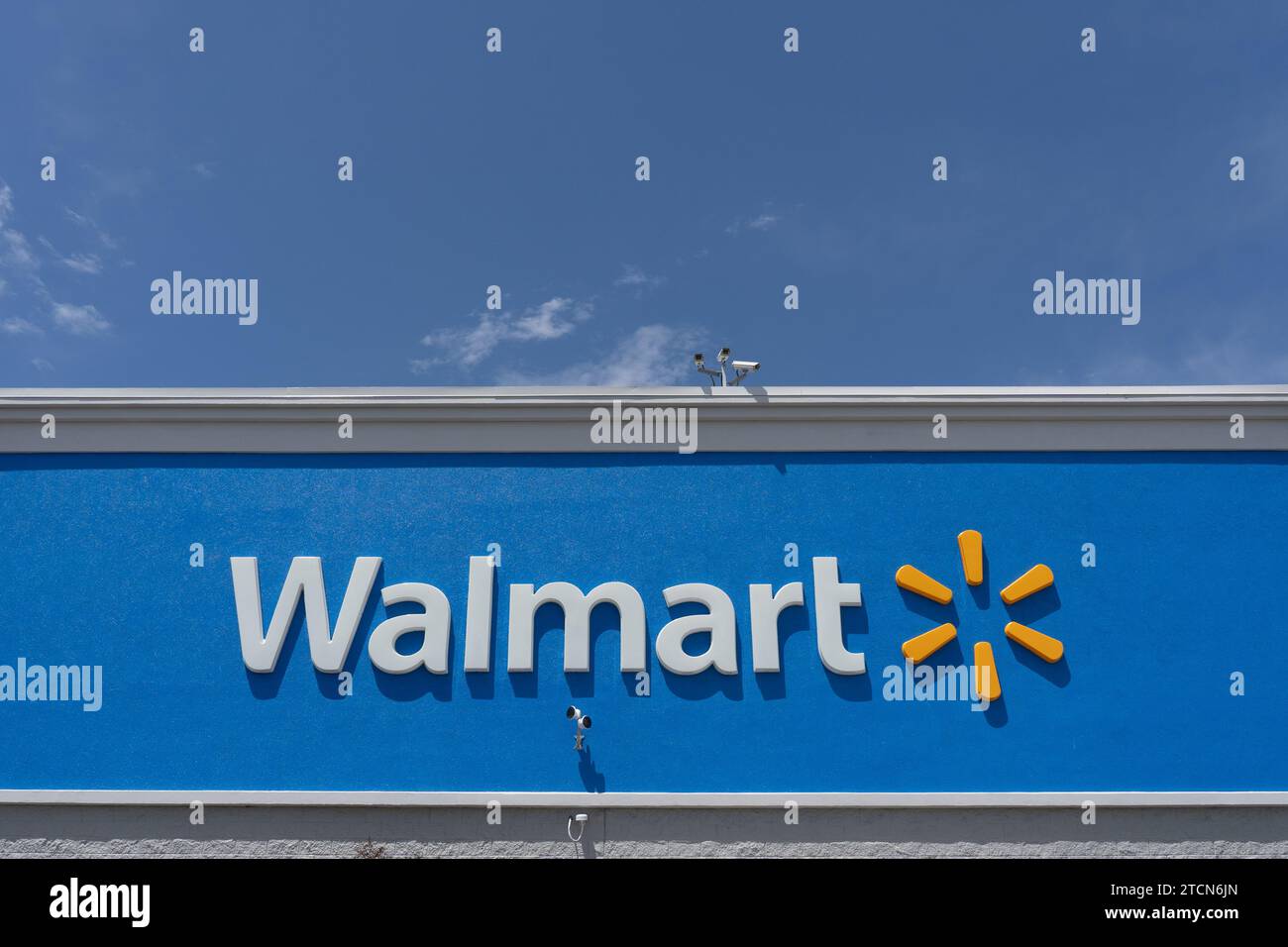Walmart usa exterior hi-res stock photography and images - Alamy