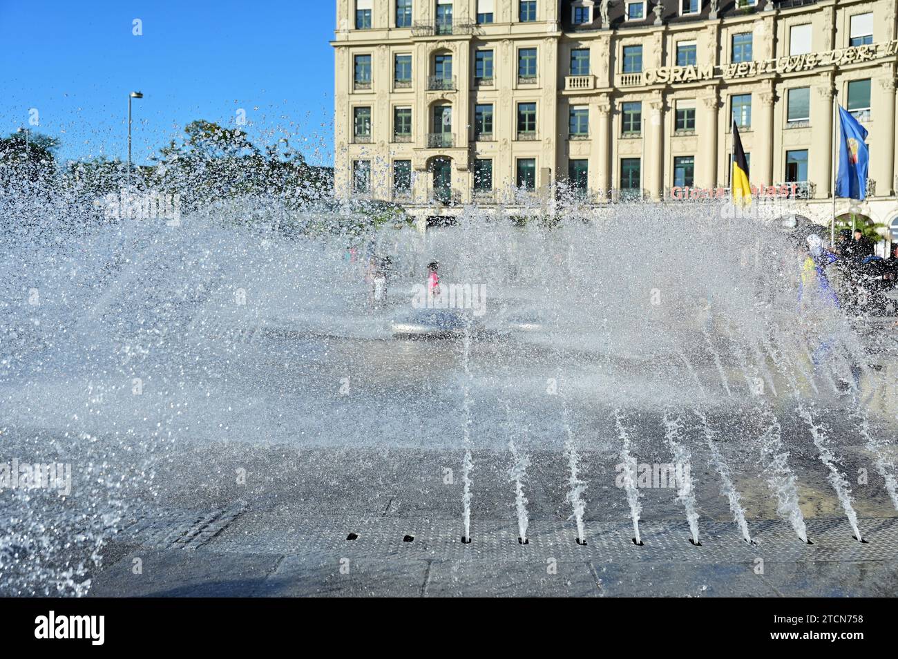 Munich karlsplatz stachus water fountain hi-res stock photography and ...