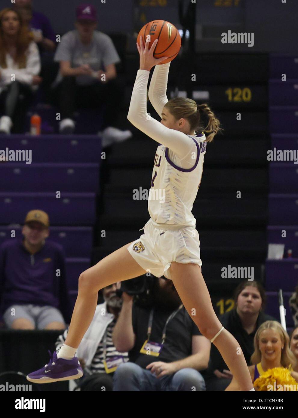 Izzy besselman hi-res stock photography and images - Alamy