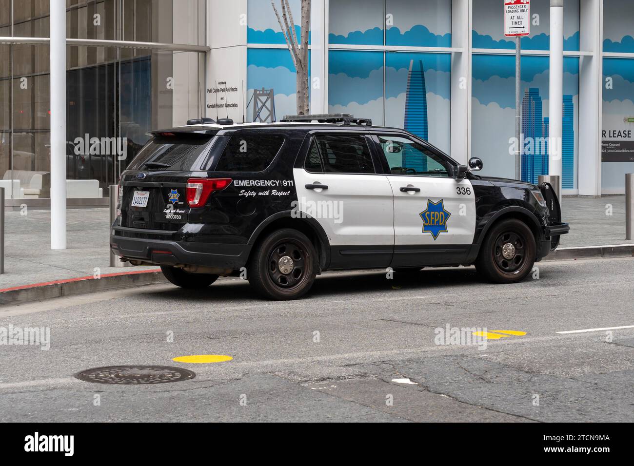 Police officer san francisco police hi-res stock photography and images ...