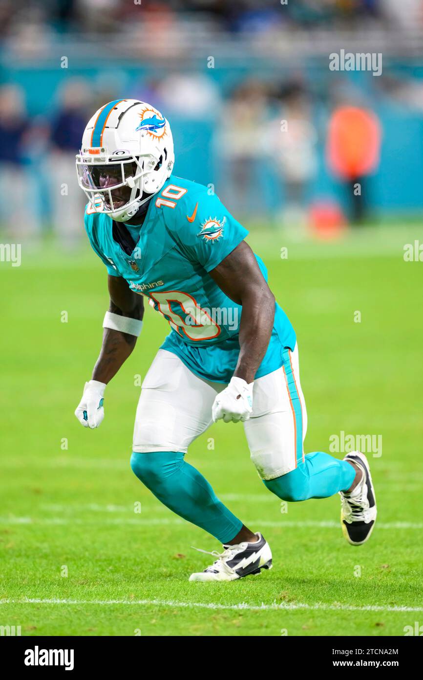 Miami Dolphins wide receiver Tyreek Hill (10) runs a play during an NFL ...