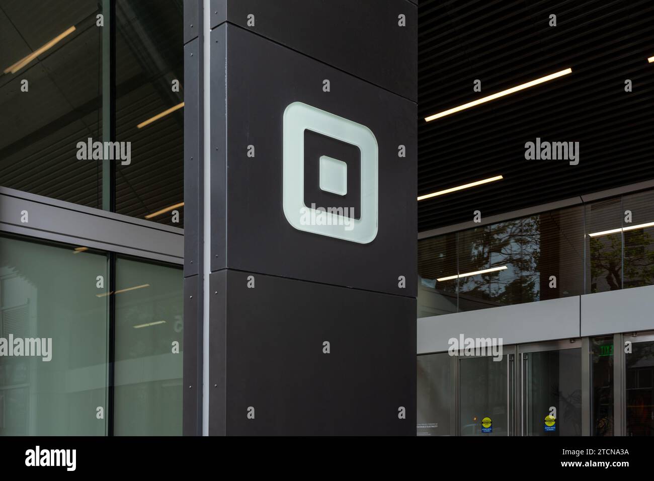 Square payment system hi-res stock photography and images - Alamy