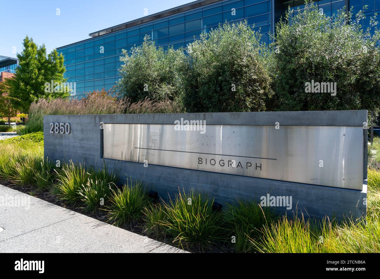 Cutting edge methodology hi-res stock photography and images - Alamy