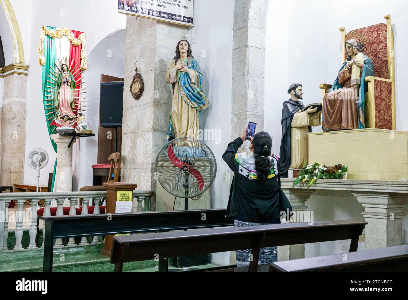 Statues our lady of guadalupe virgin mary child jesus hi-res stock ...