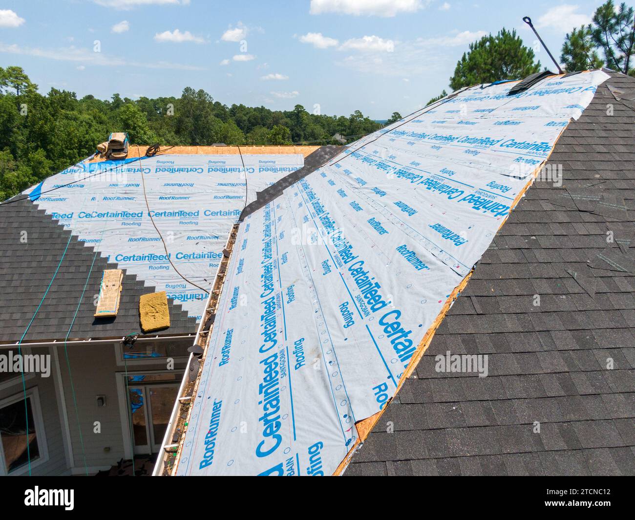 Roof on residential building aerial hi-res stock photography and images ...
