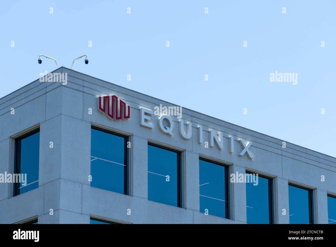 Data center building hi-res stock photography and images - Alamy