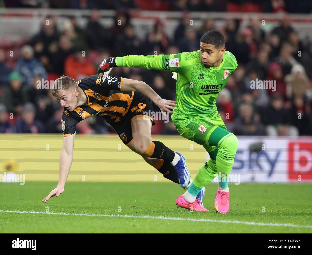 Goalkeeper Seny Dieng of Middlesbrough in action with Liam Delap of ...