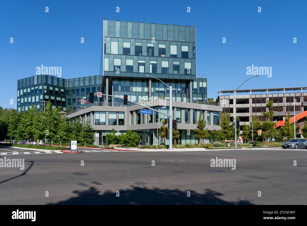 LinkedIn headquarters at South Bay Campus in Mountain View, California ...