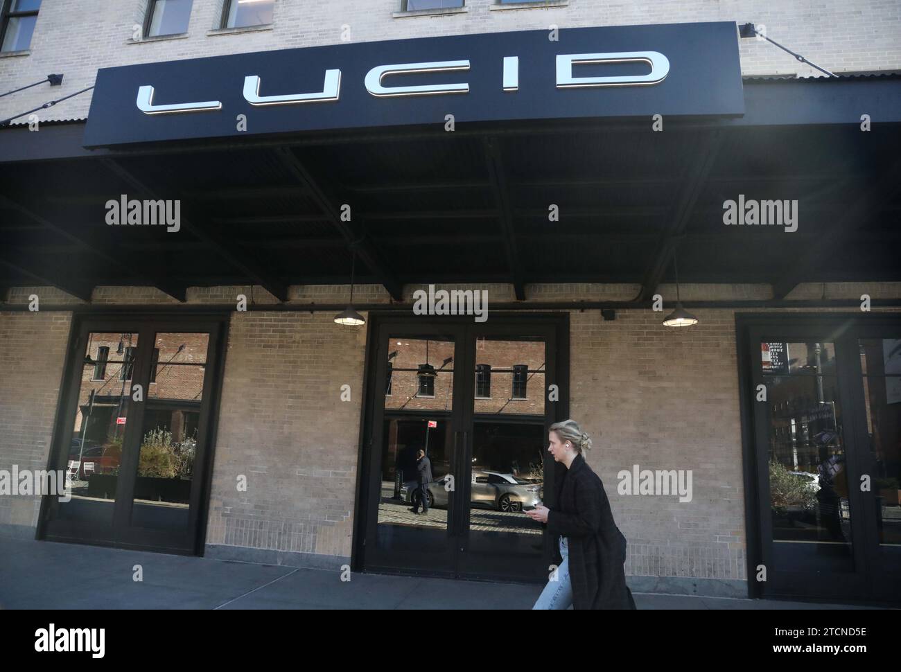 Lucid electric vehicle hi-res stock photography and images - Alamy