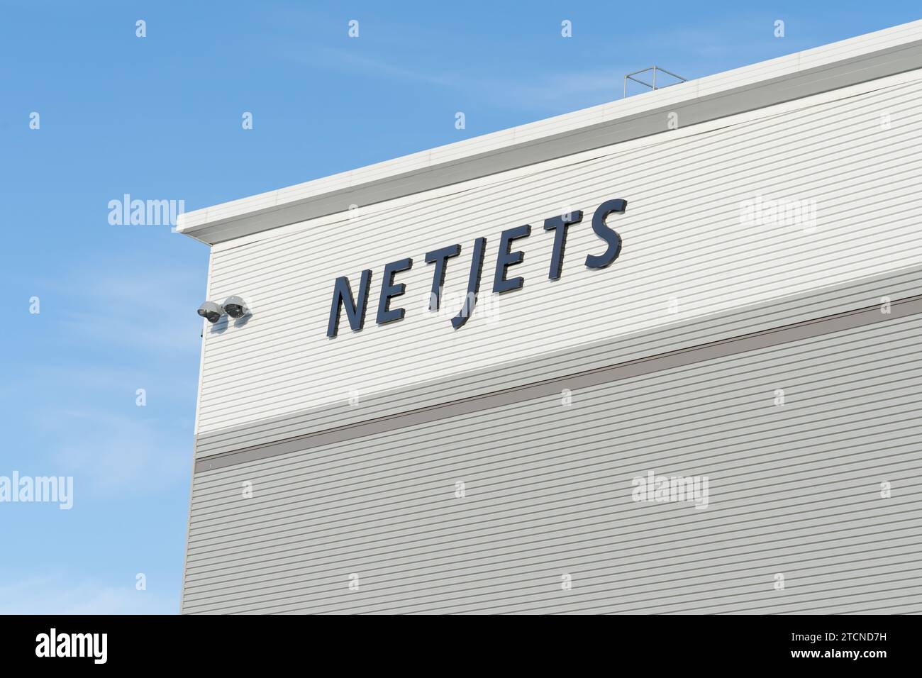 Netjets logo hi-res stock photography and images - Alamy