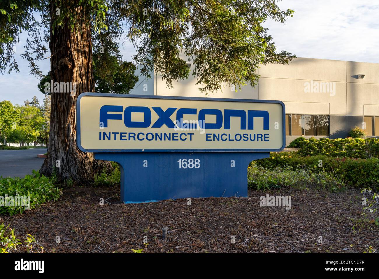 Foxconn logo hi-res stock photography and images - Alamy