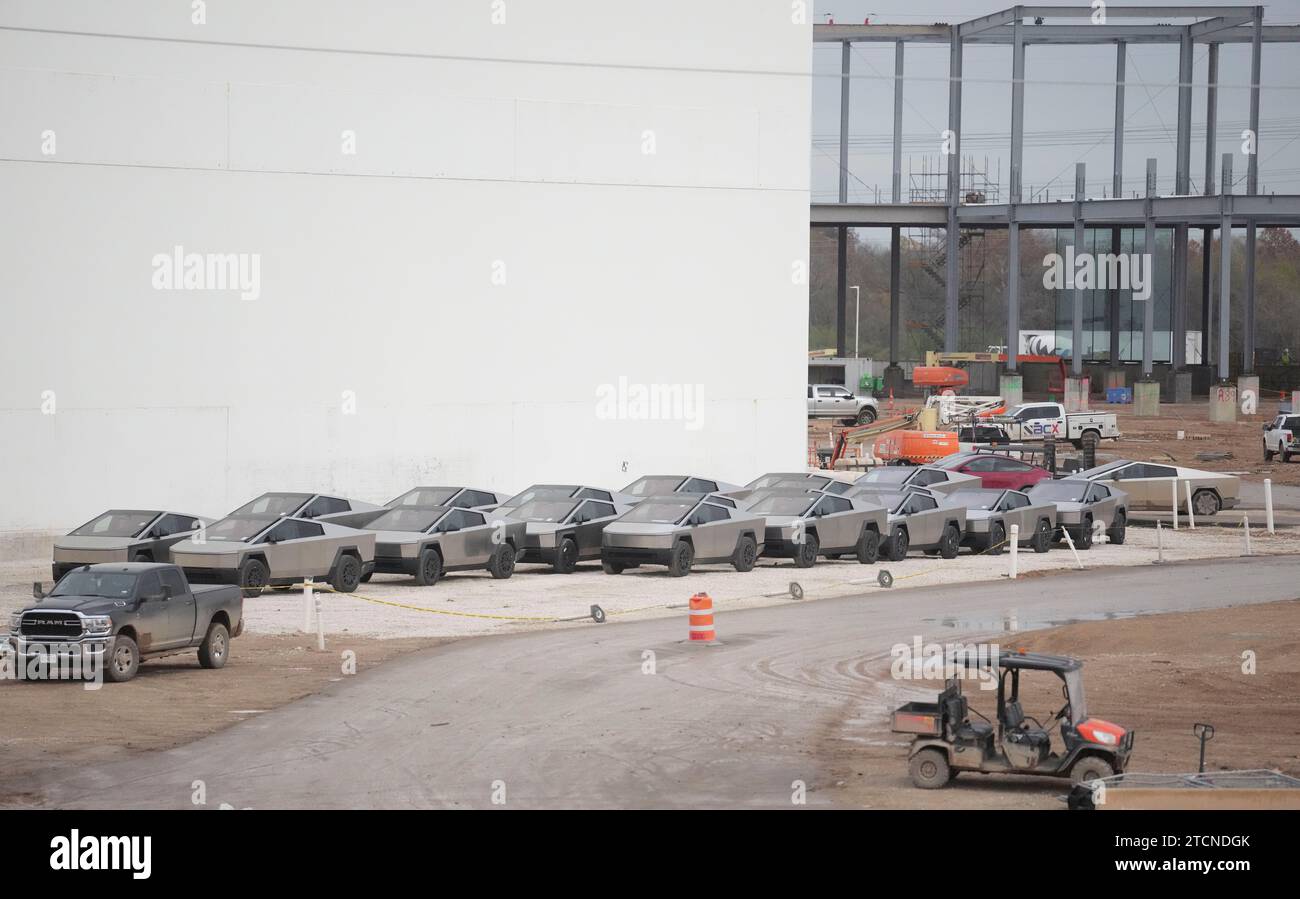 Austin, TX, USA. 13th Dec, 2023. New Tesla Cybertrucks are parked ...