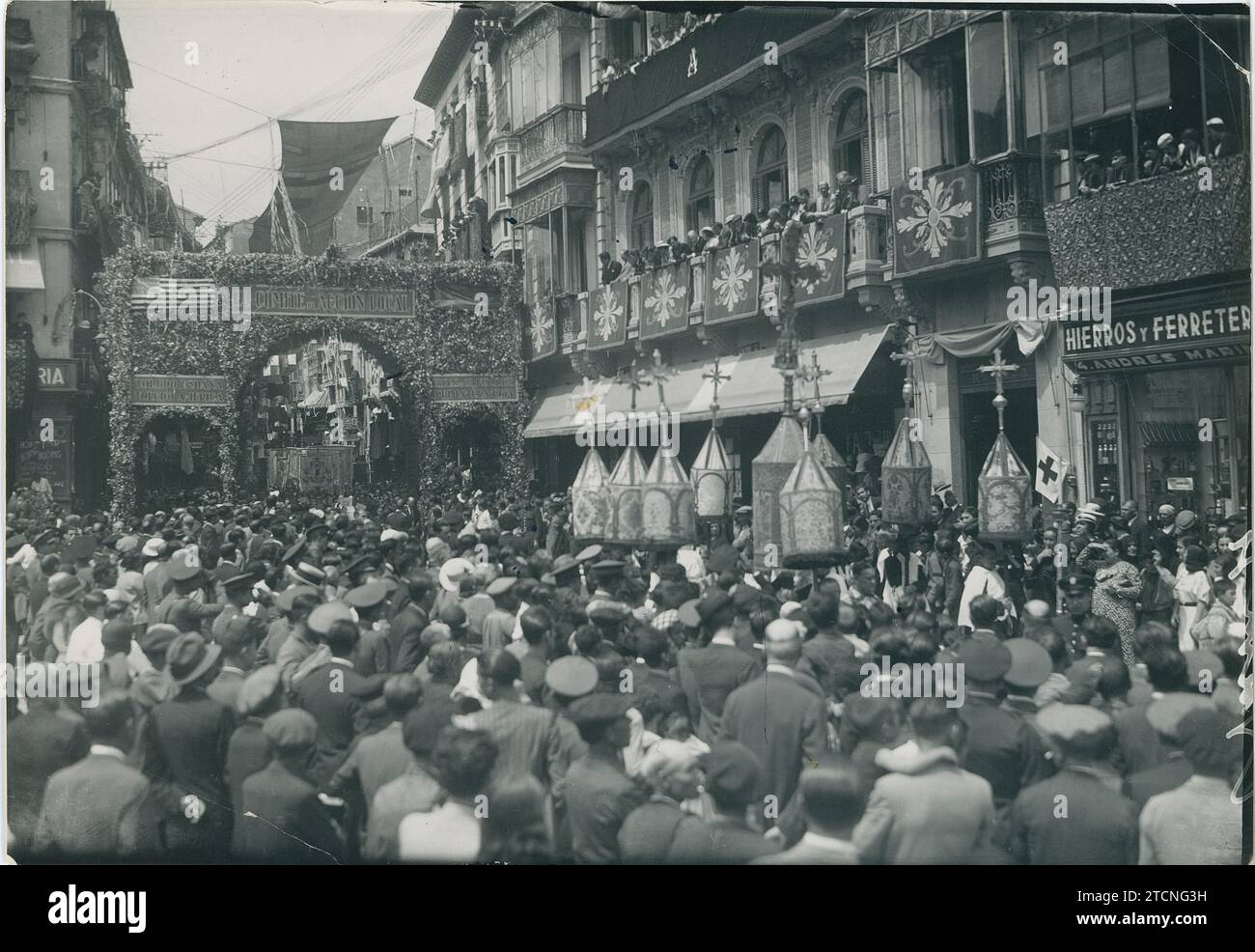 Toledo, 1928 (CA.). Corpus Christi, passage of the procession through ...