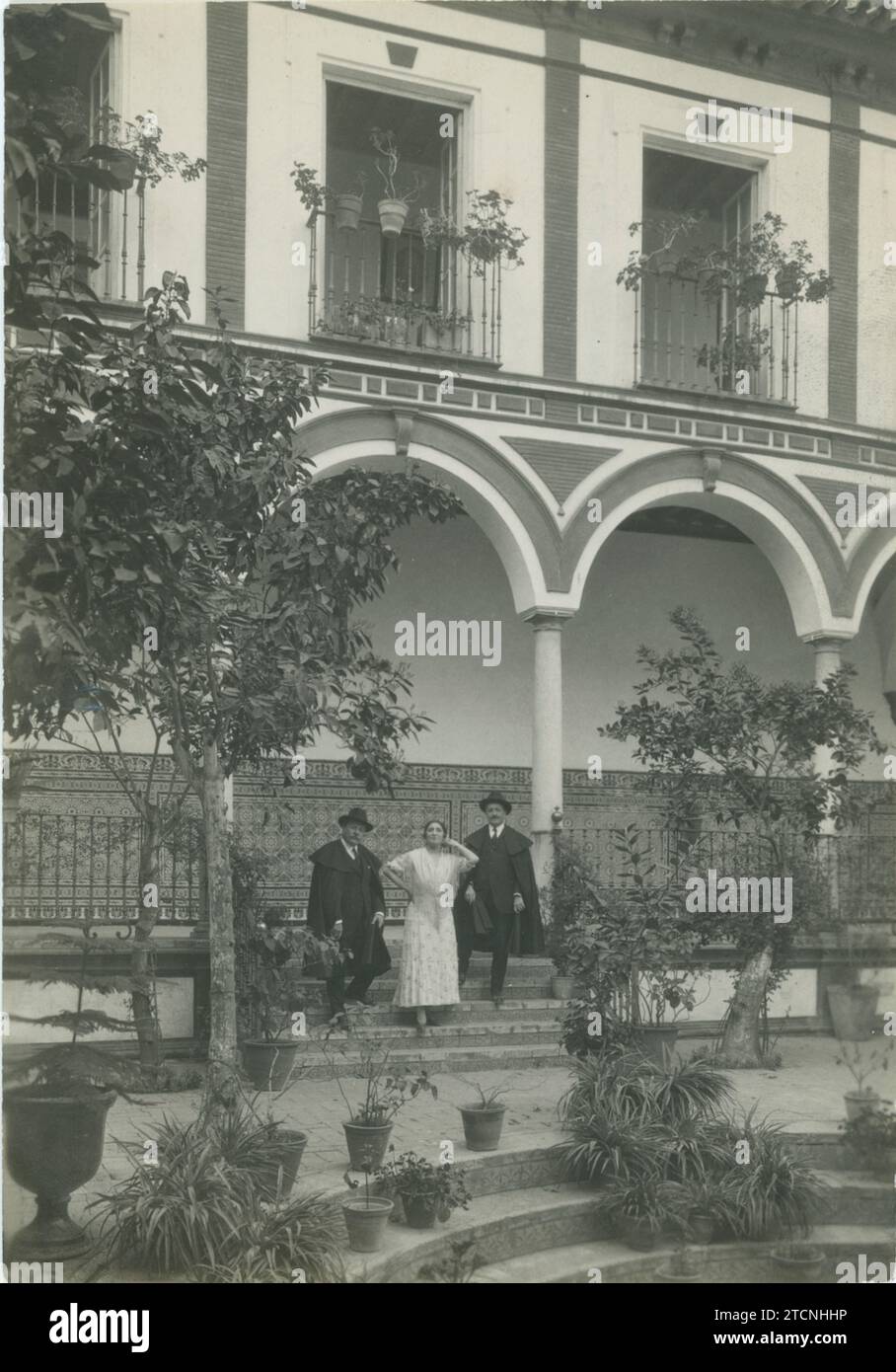Seville, April 1925. In the Santa Cruz neighborhood. The notable ...