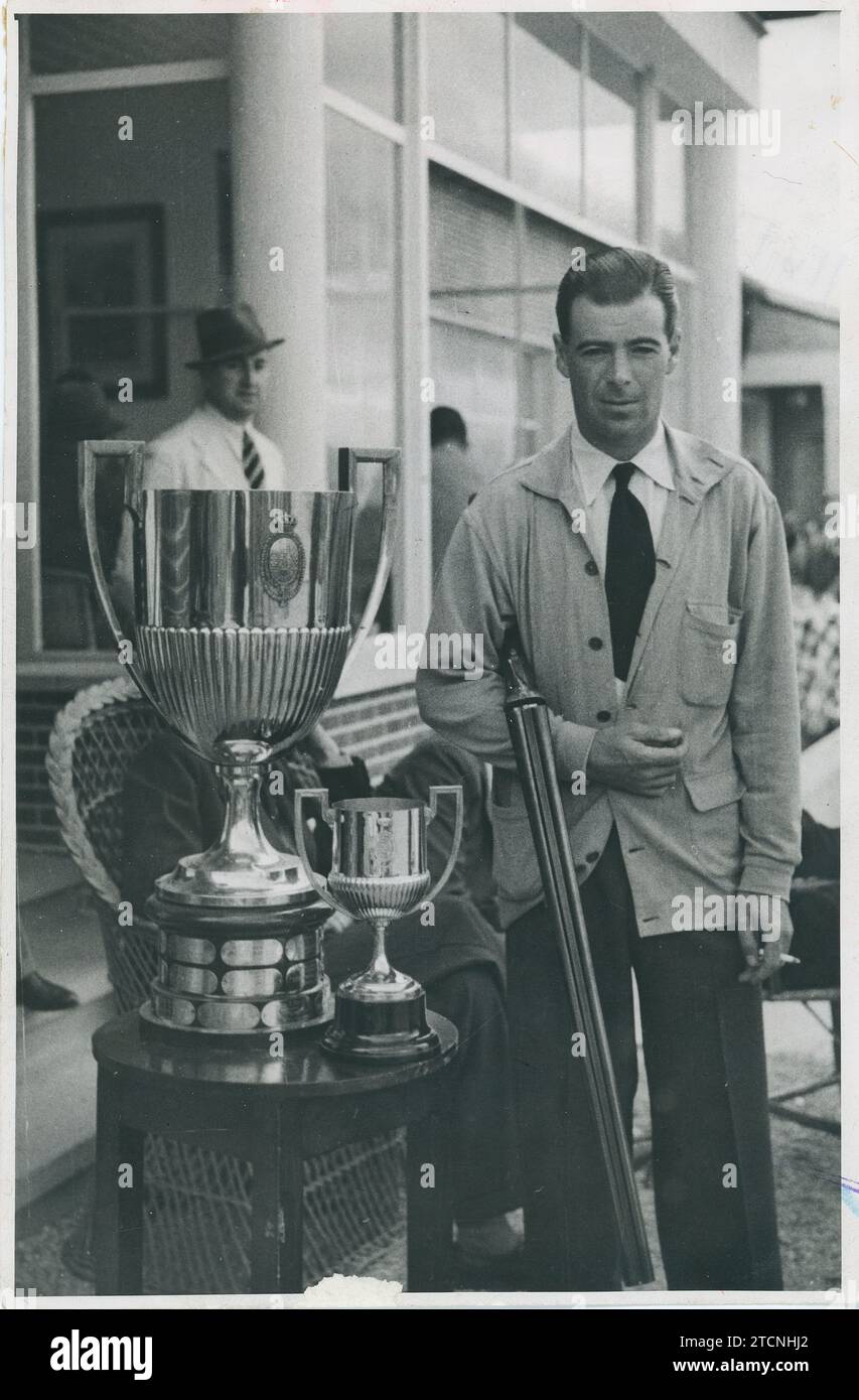 Vichy (France), 1953. Carlos Alfonso Mitjans Fitz James Stuart, 22nd ...