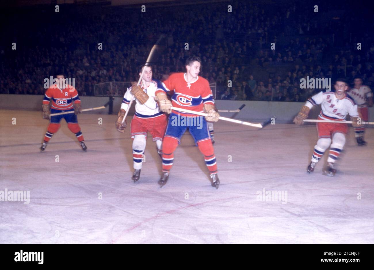 NEW YORK , NY - NOVEMBER 27: Maurice Richard #9 (with the A) of the ...