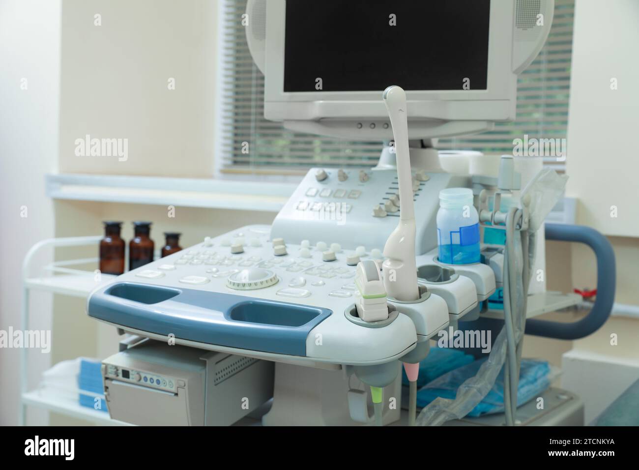 Machine in hospital hi-res stock photography and images - Alamy