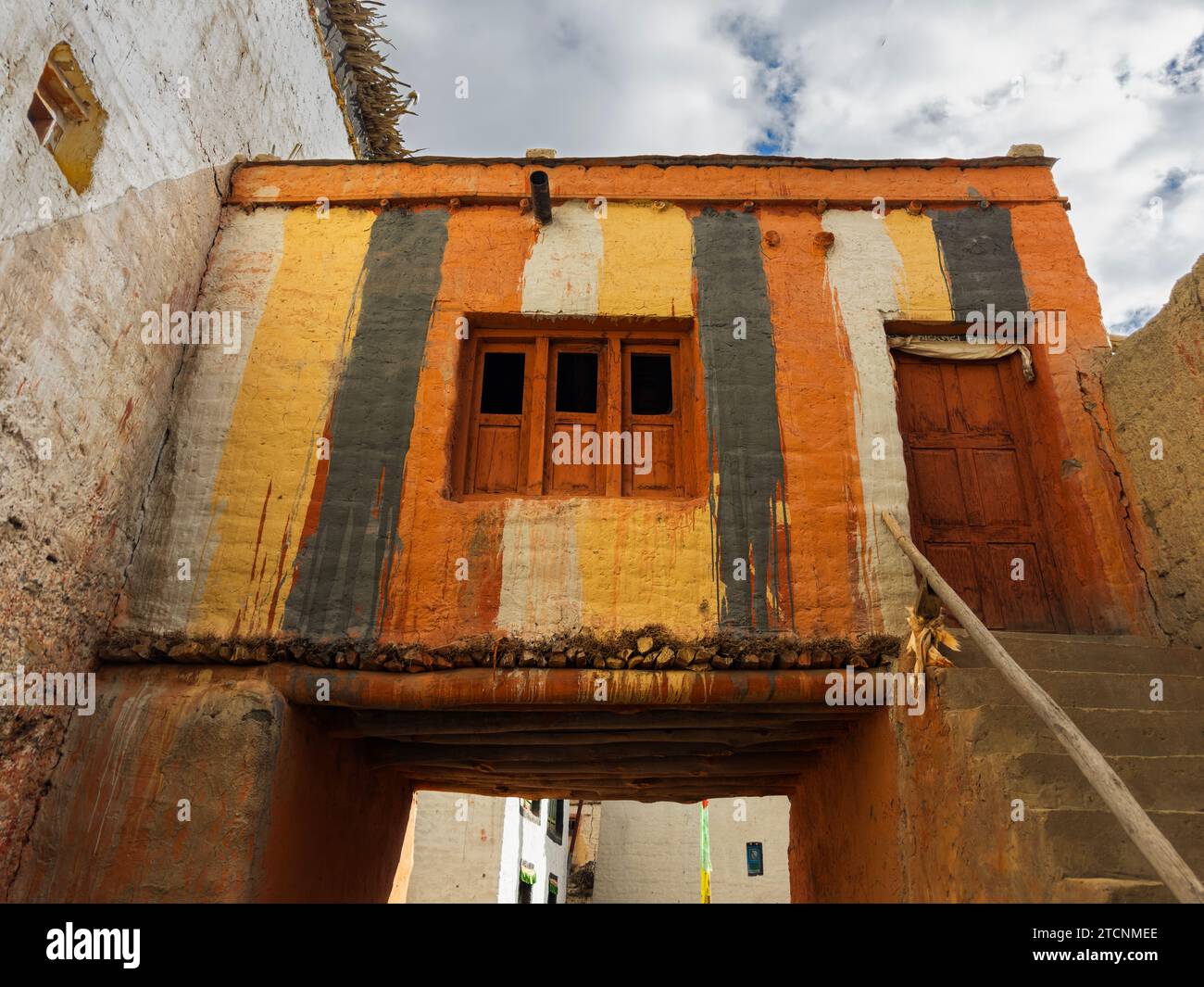 Red represents negative foreces underground, grey is for the ...