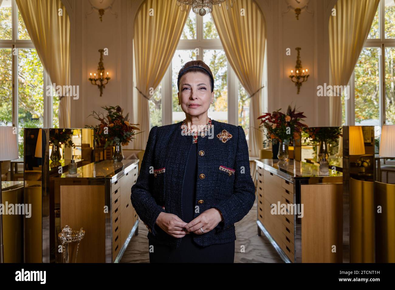 Huda alkhamis kanoo hi-res stock photography and images - Alamy