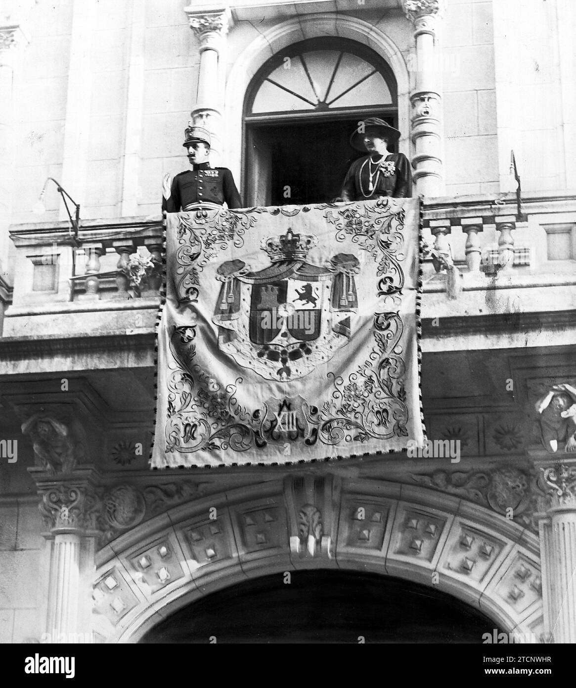 07/19/1921. Burgos. Arrival of the Kings. Their Majesties Don Alfonso ...
