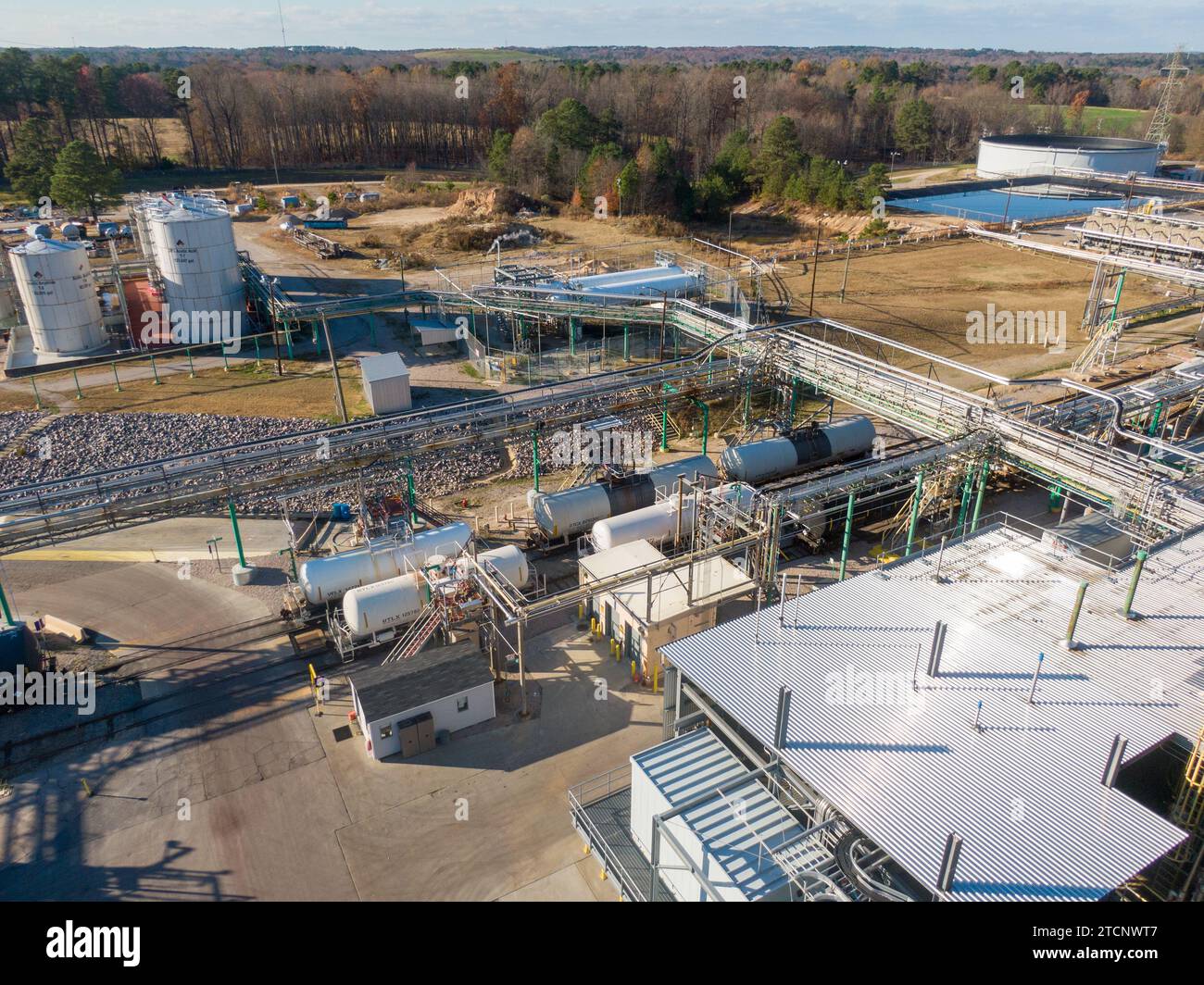Large industrial chiller unit hi-res stock photography and images - Alamy