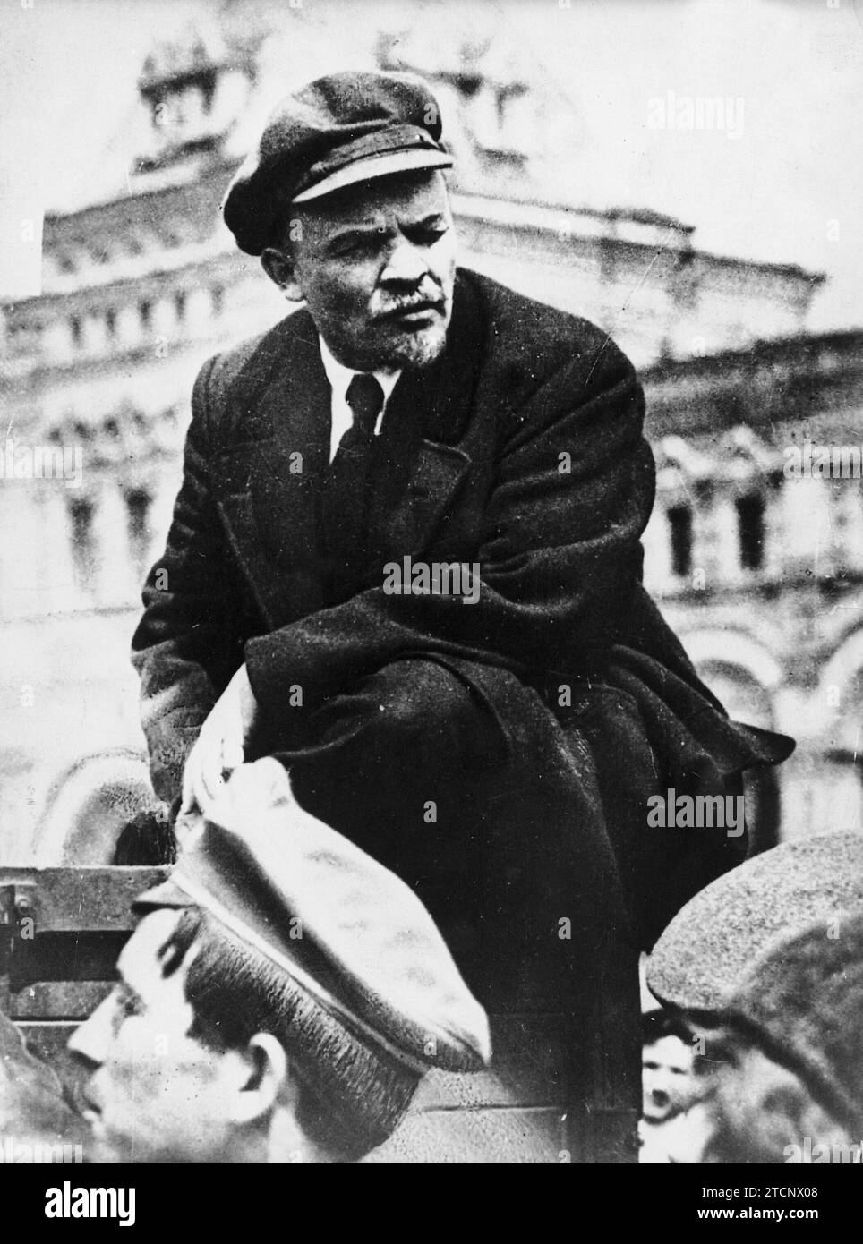 Vladimir lenin addressing hi-res stock photography and images - Alamy