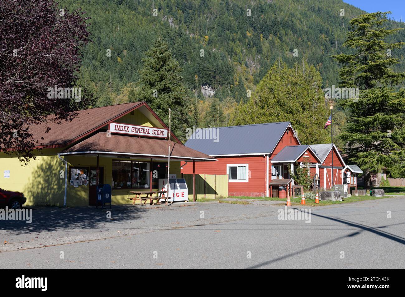 Store hall hi-res stock photography and images - Alamy