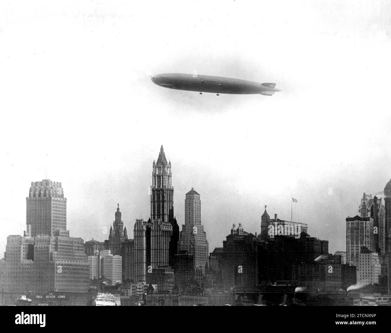 NY. October 1928. The airship "Count Zeppelin", upon arrival in New ...