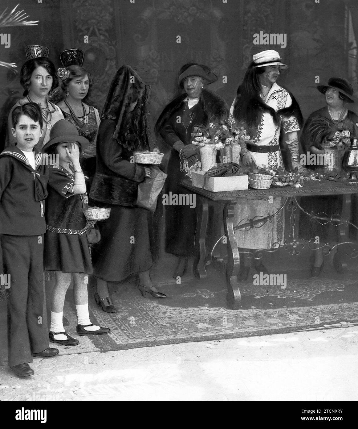 03/31/1922. The flower festival in Seville. HRH the Infanta Doña Luisa ...