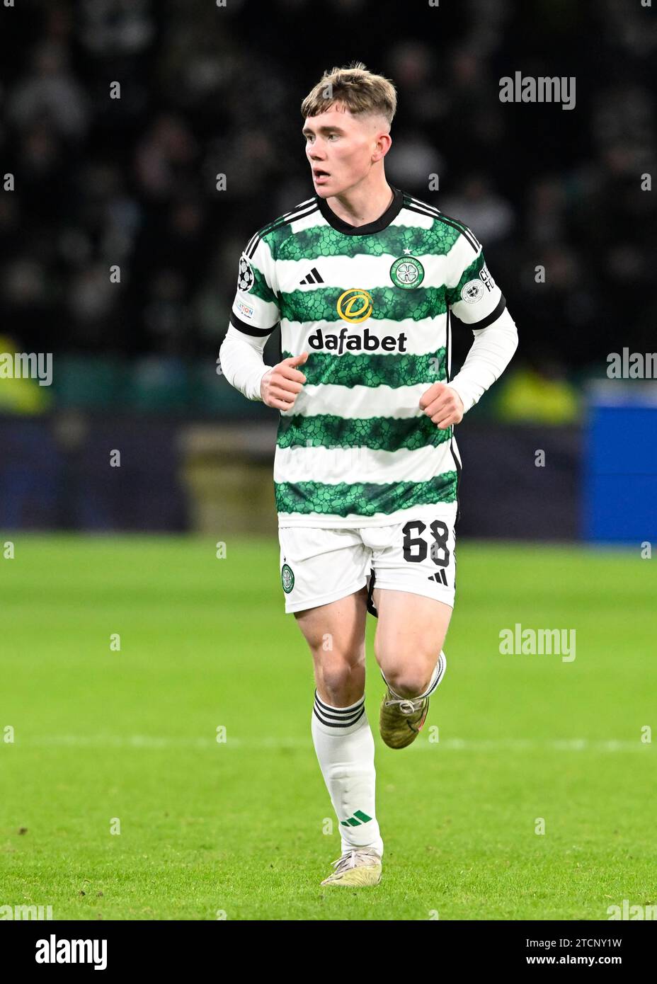 Celtic frame hi-res stock photography and images - Alamy