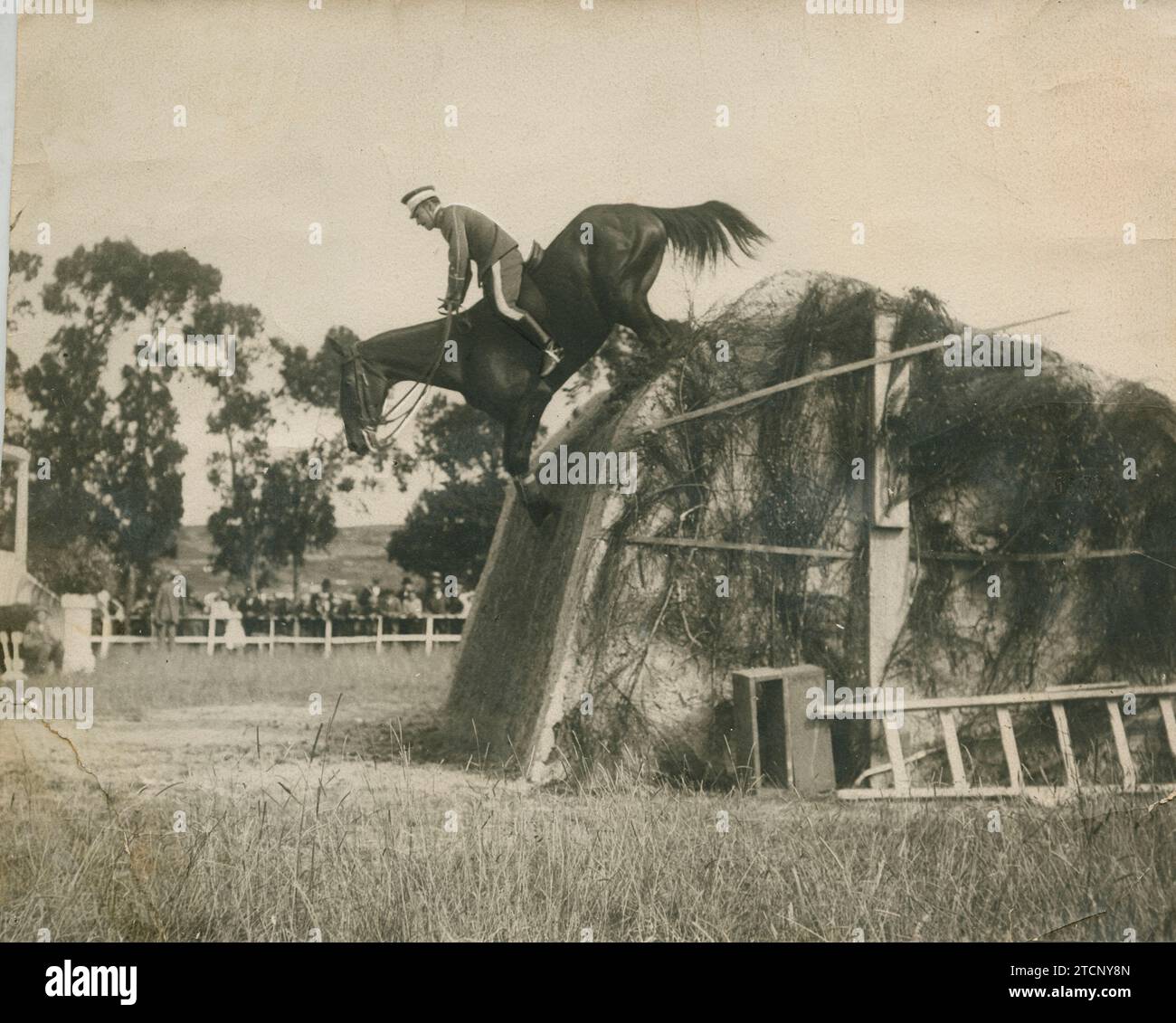 La Coruña, August 1910. Equestrian competition in the Galician city. In ...