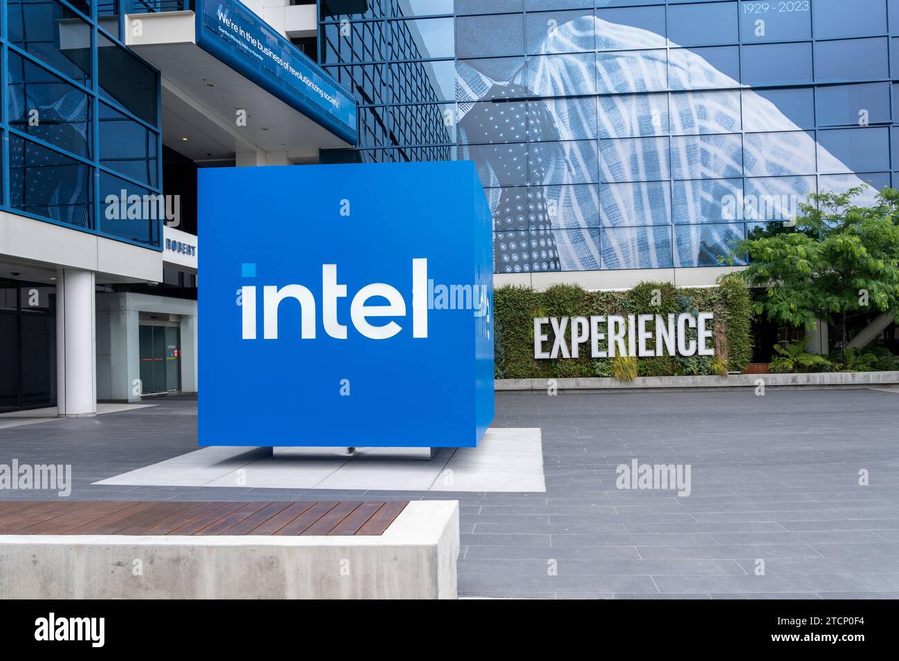 Intel headquarters in Silicon Valley, Santa Clara, California, USA ...