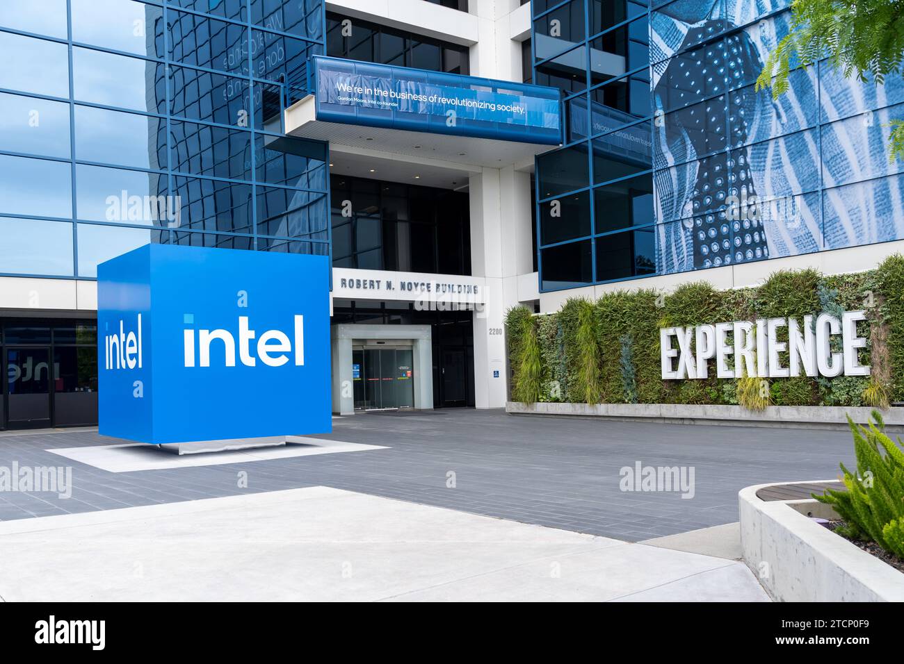 Intel american corporation hi-res stock photography and images - Alamy