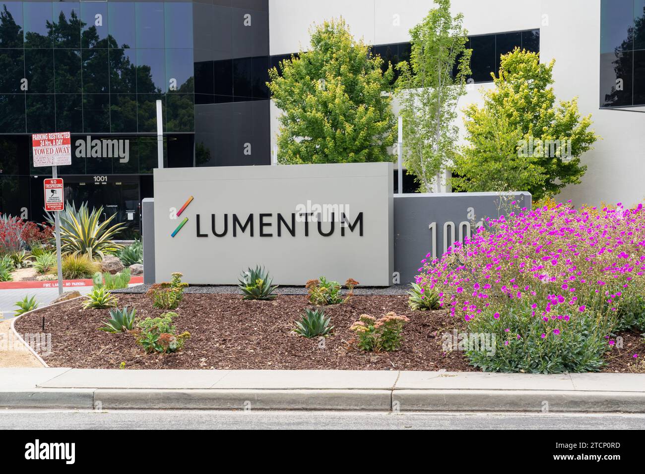 Lumentum hi-res stock photography and images - Alamy