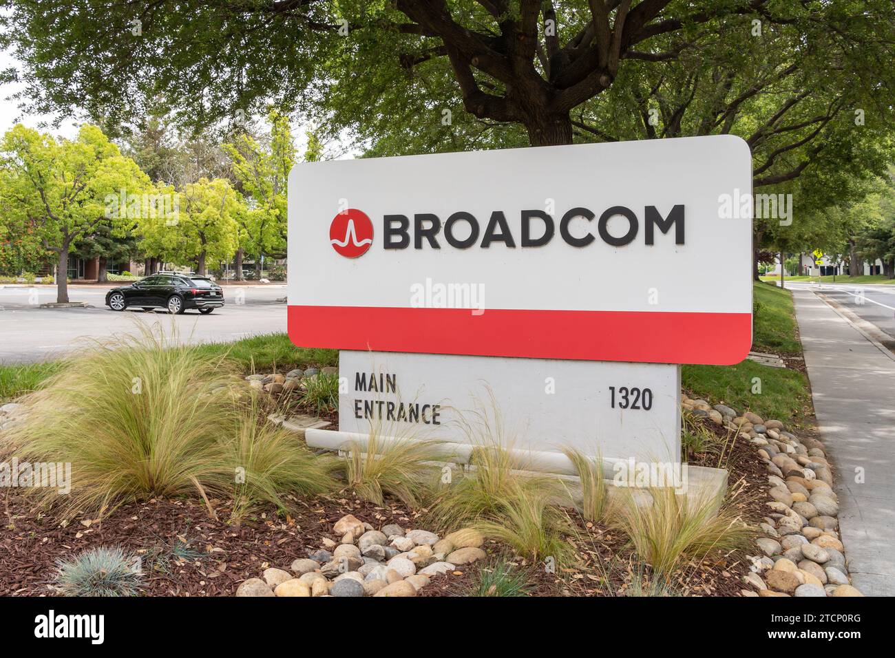 Broadcom inc logo hi-res stock photography and images - Alamy