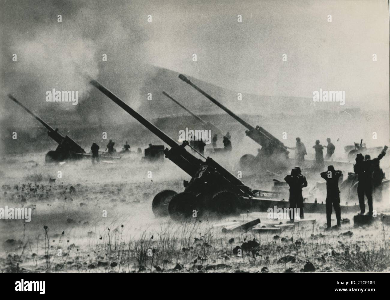 The War in the Golan. Syrian border. 10/12/1973. Israeli Army 155mm ...