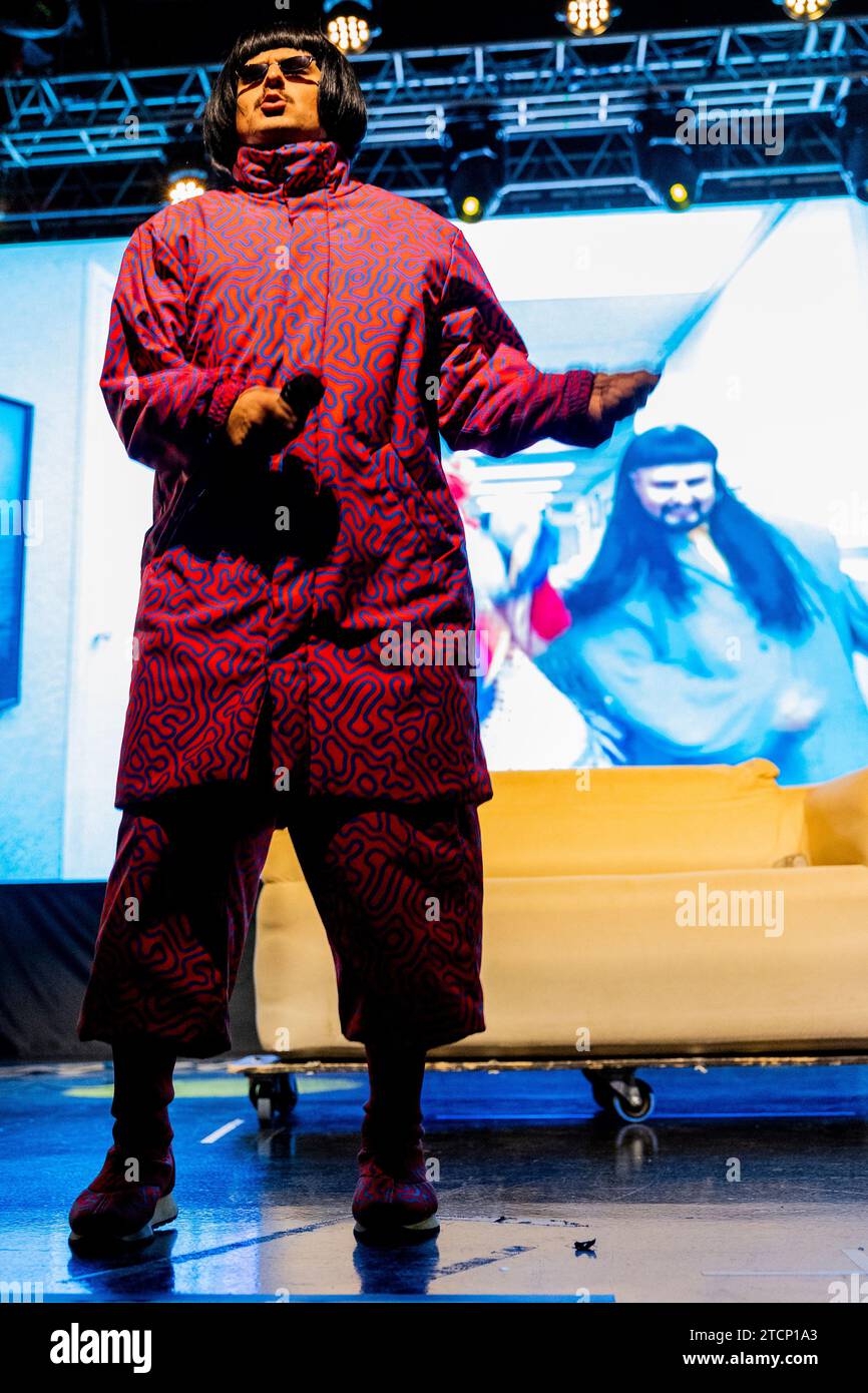 Oliver tree music pics hi-res stock photography and images - Alamy