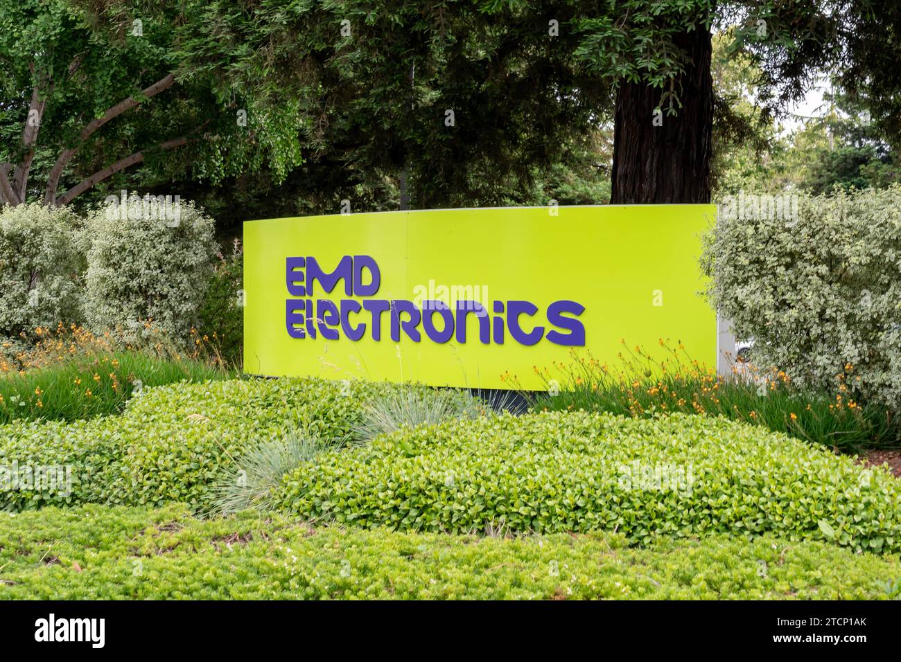 Merck germany logo hi-res stock photography and images - Alamy