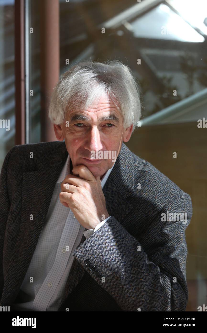 Madrid 10-29-2013 interview with Astronomer Richard Ellis photo Jaime ...