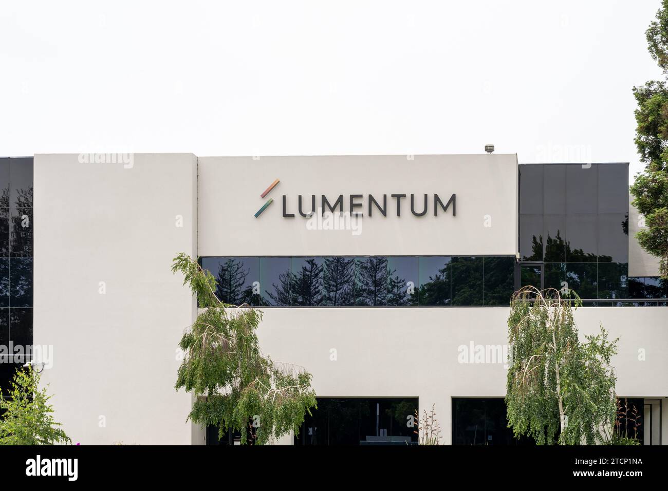 Lumentum hi-res stock photography and images - Alamy