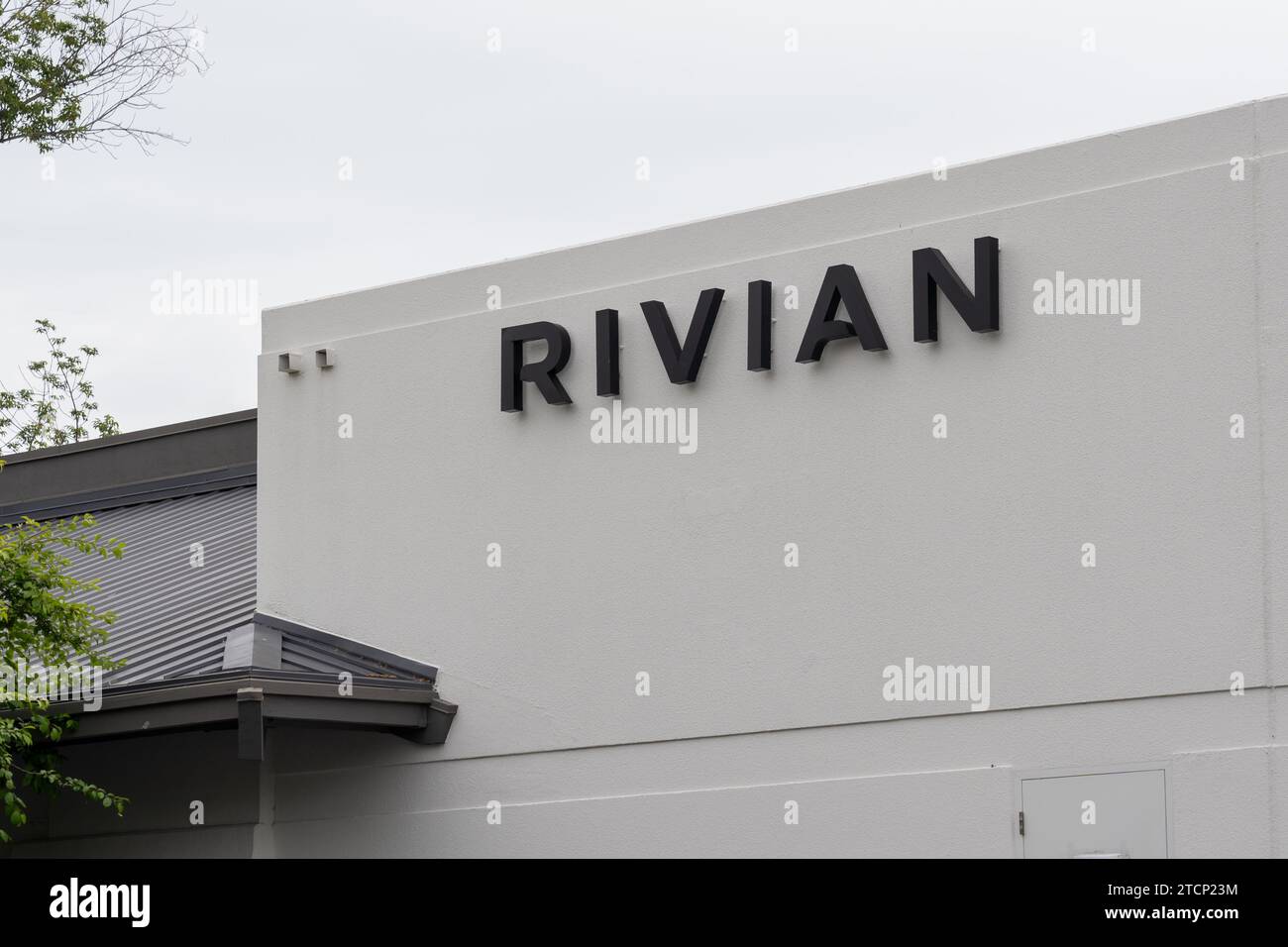 Rivian logo hi-res stock photography and images - Alamy