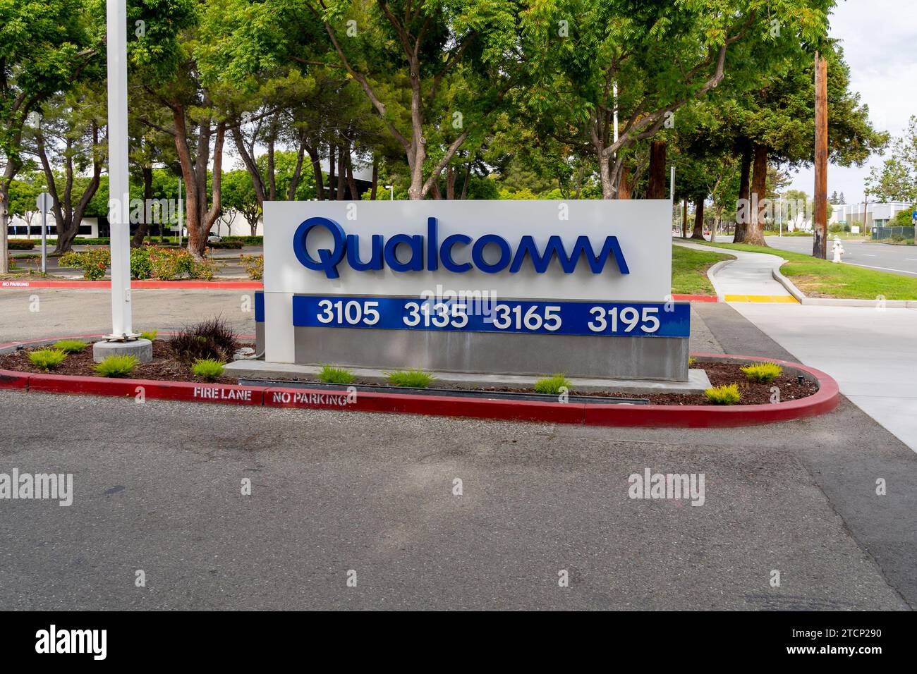 Qualcomm mobile hi-res stock photography and images - Alamy