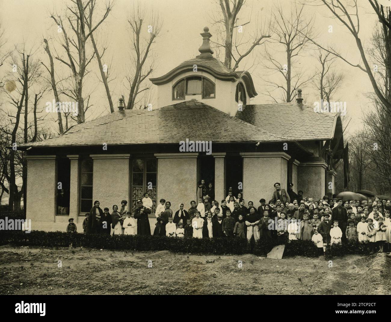Madrid, 3/14/1924. Inauguration of schools. Building of the San Antonio ...