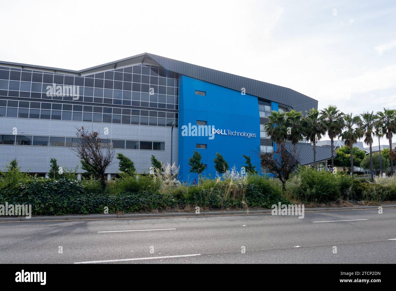 Dell technologies building hi-res stock photography and images - Alamy