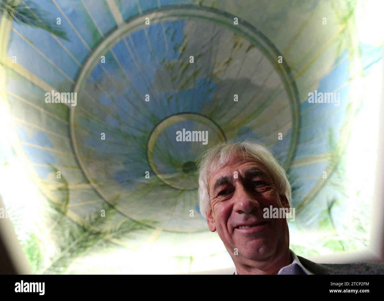 Madrid 10-29-2013 interview with Astronomer Richard Ellis photo Jaime ...