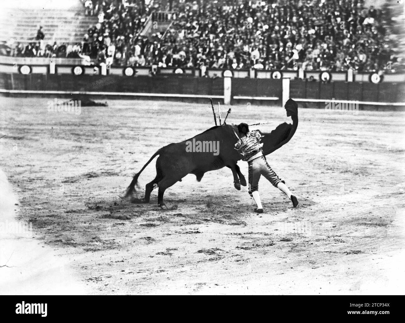 07/13/1913. From yesterday's bullfight in Madrid. The right-handed ...