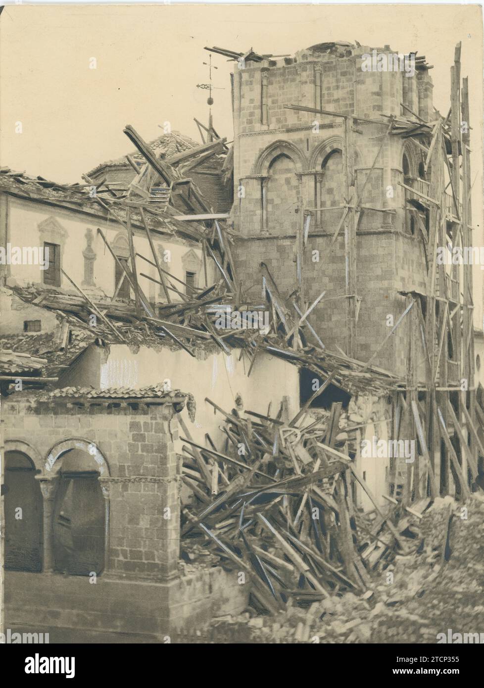 Segovia, 1/26/1907. Hurricane destruction. The scaffolding of St ...