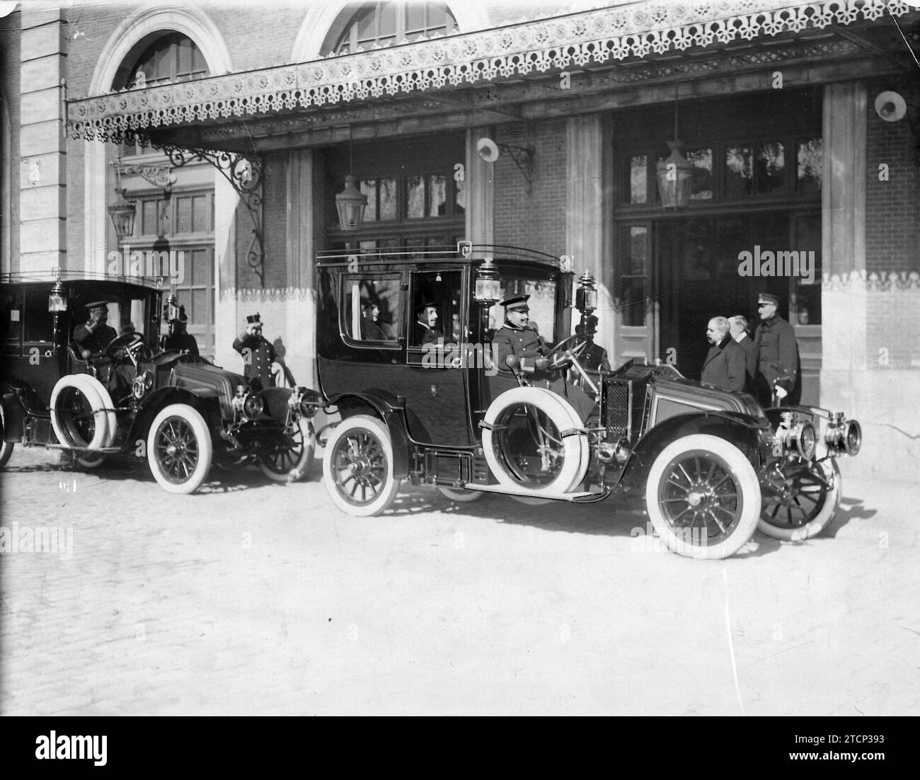 02/14/1913. The return of the Infanta Doña Isabel. The royal family ...