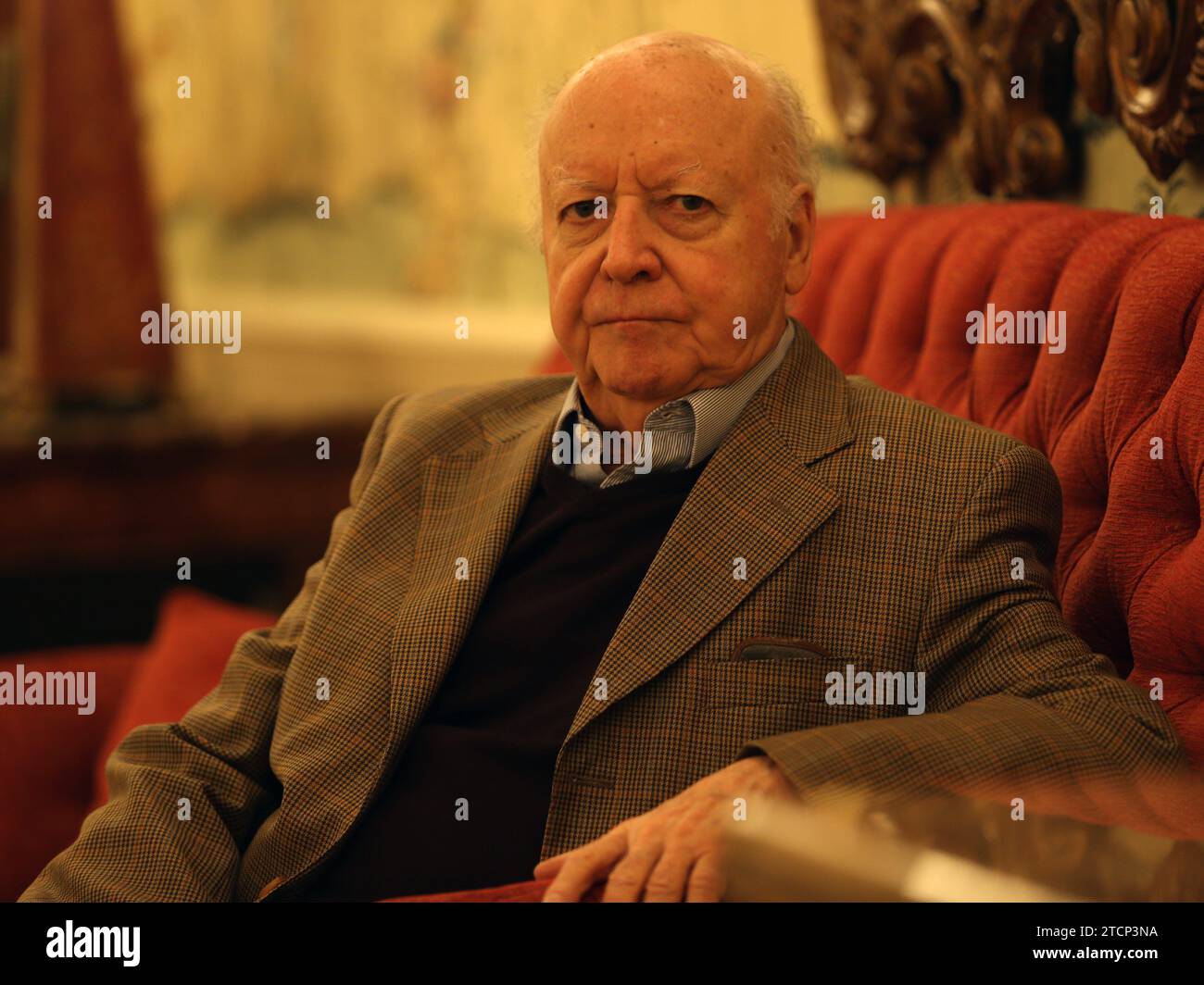 madrid, 30-9-2013.-interview with writer jorge edwards.-photo ernesto ...